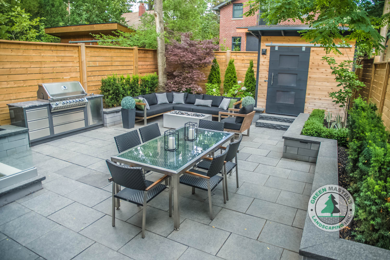 Small back yard design in The Beaches. Toronto - MVK Landscape Design